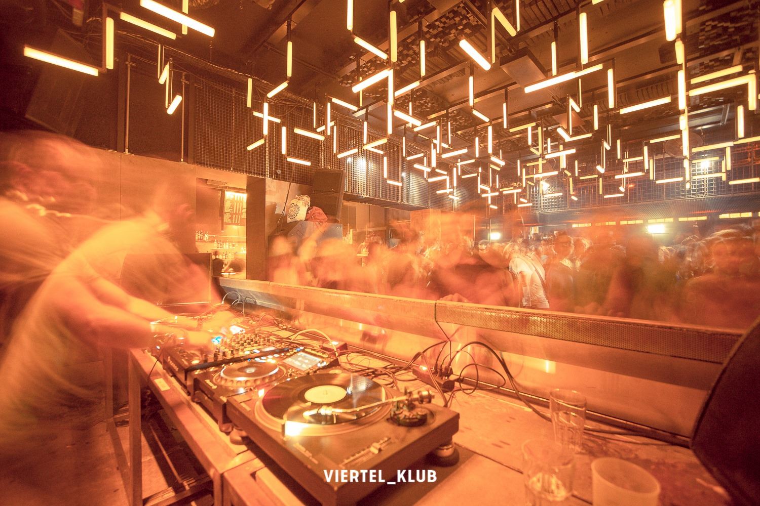 DAS VIERTEL Basel – ROOM DIVISION