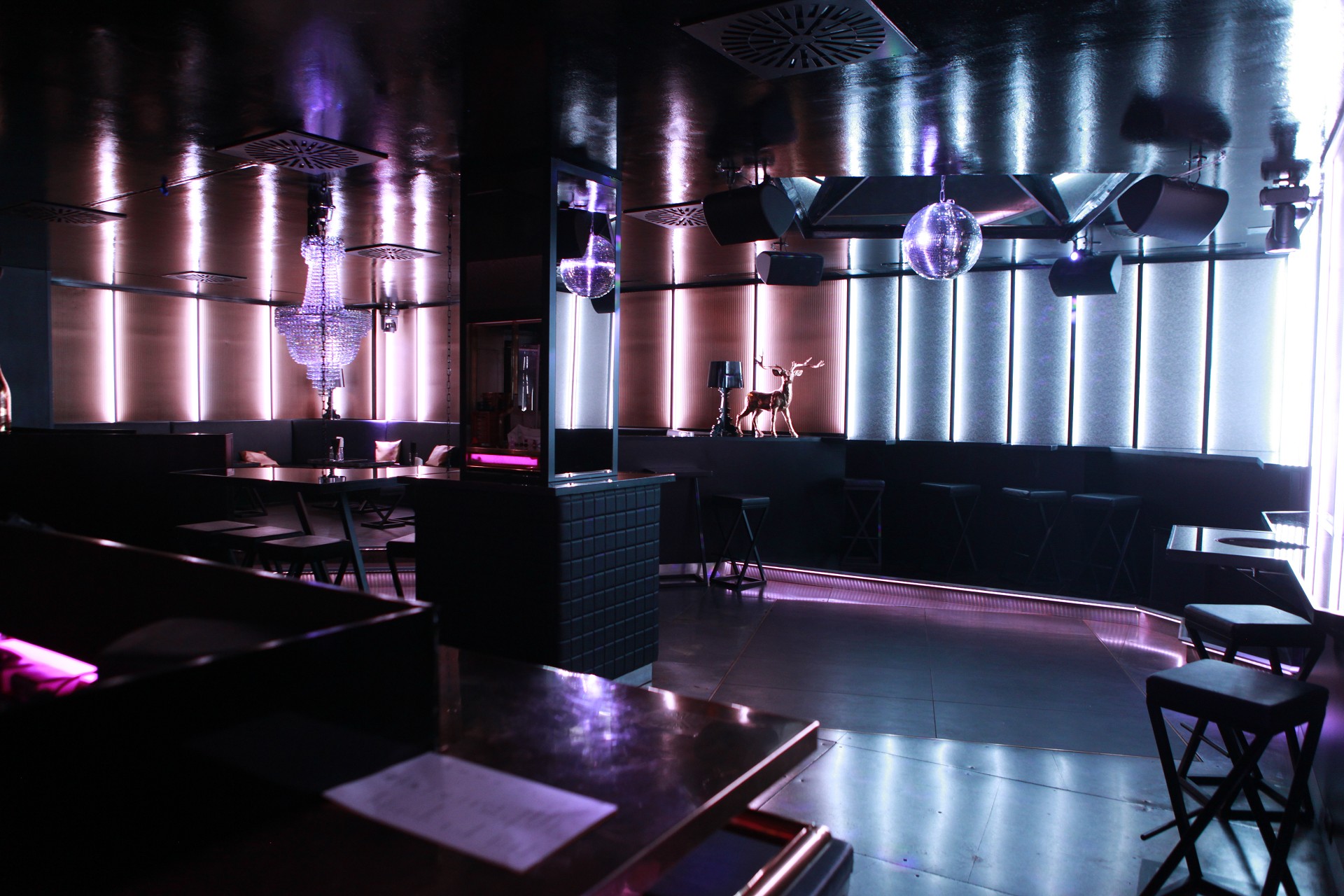 FIRST Club Berlin | ROOM DIVISION